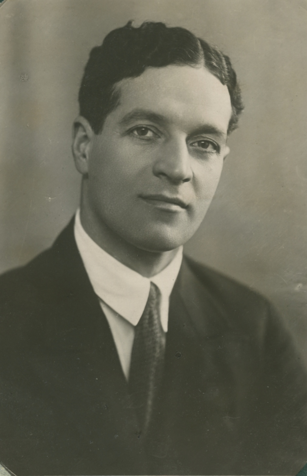 John Danker (Ivan Sokolov), pop artist, performer on banjo and ukulele ...